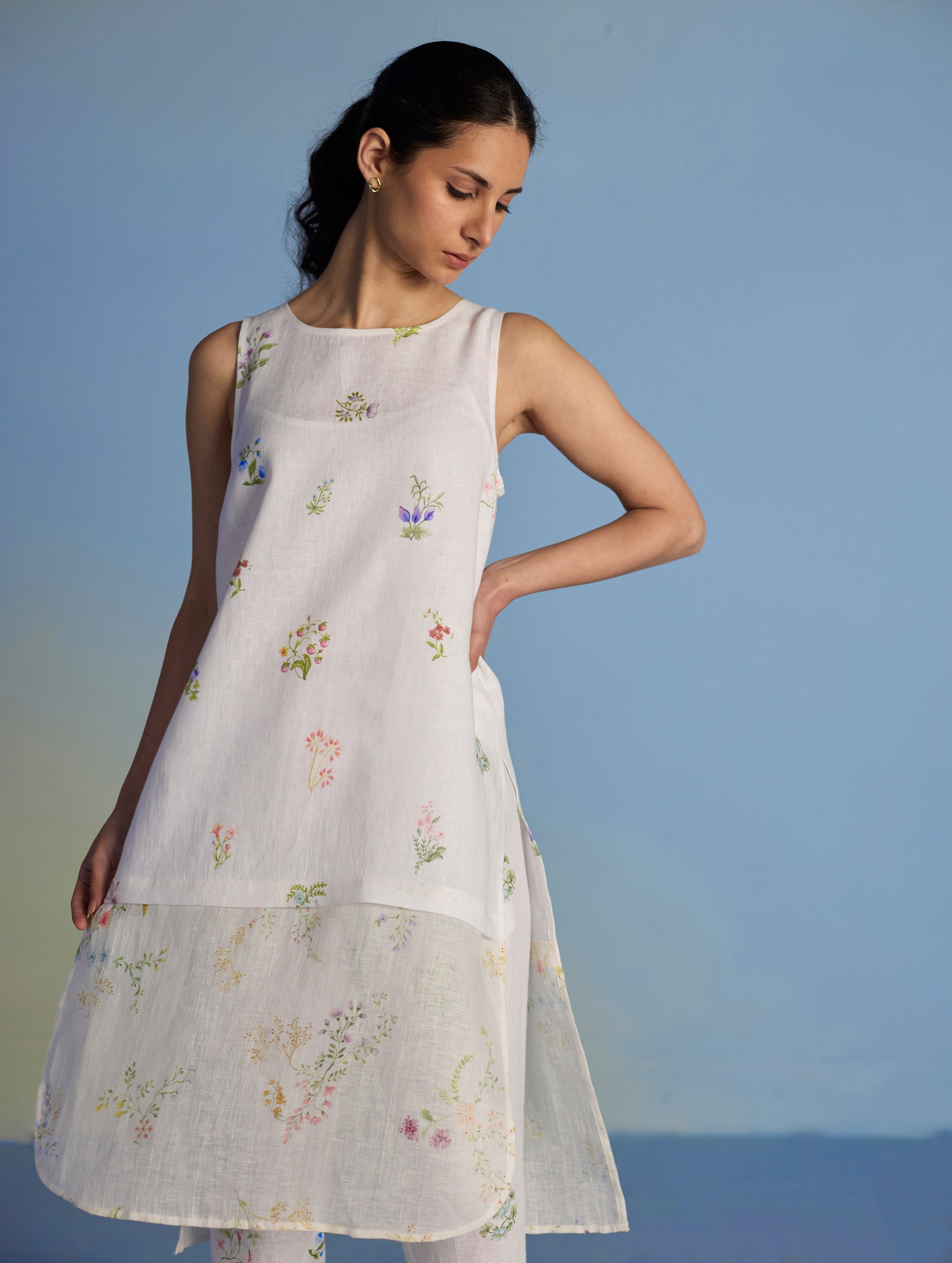 Aneya Patchwork Floral Linen Kurta - White – Manan