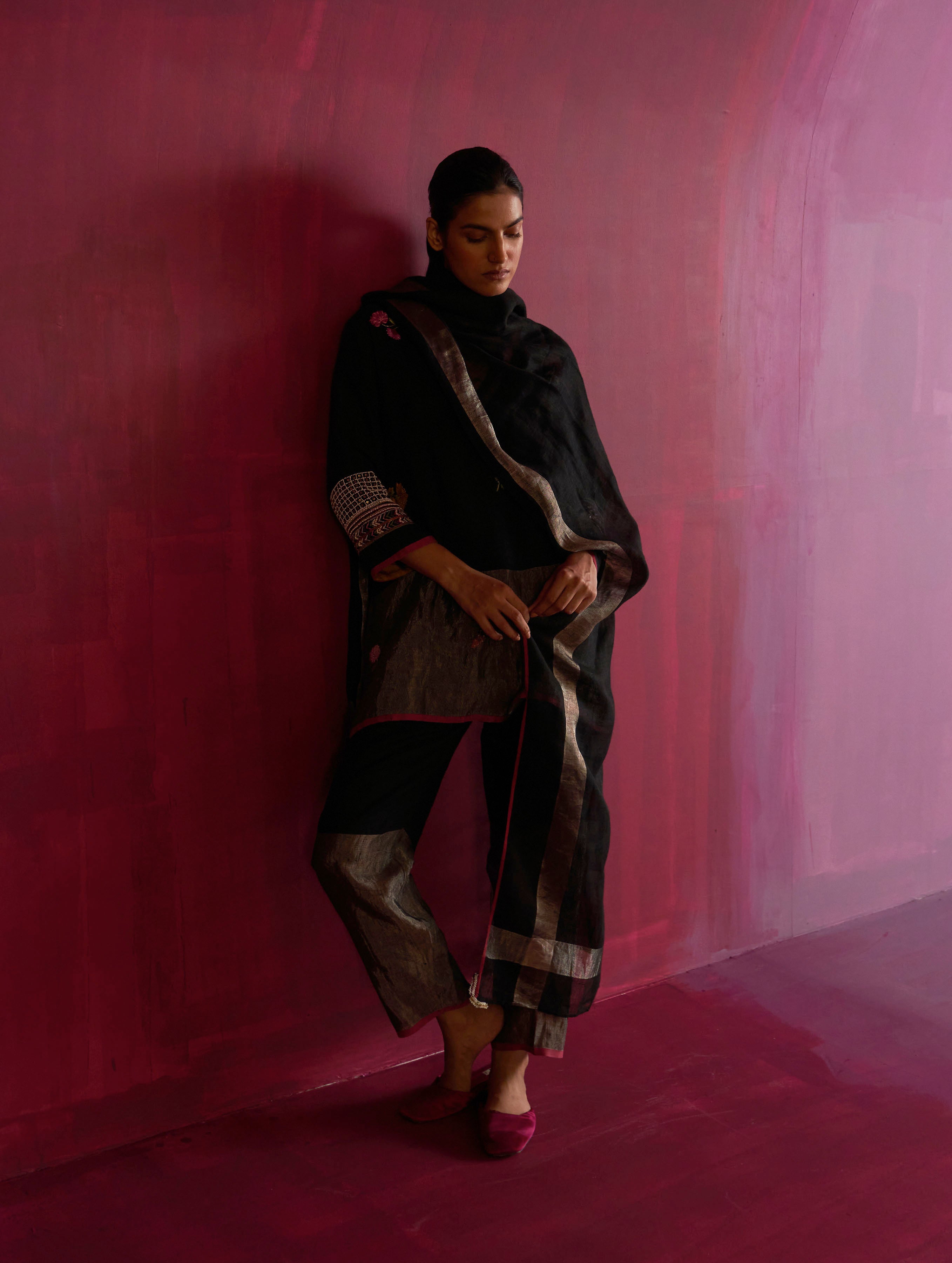 Cyra Hand-Embroidered Kurta Set - Black – Manan