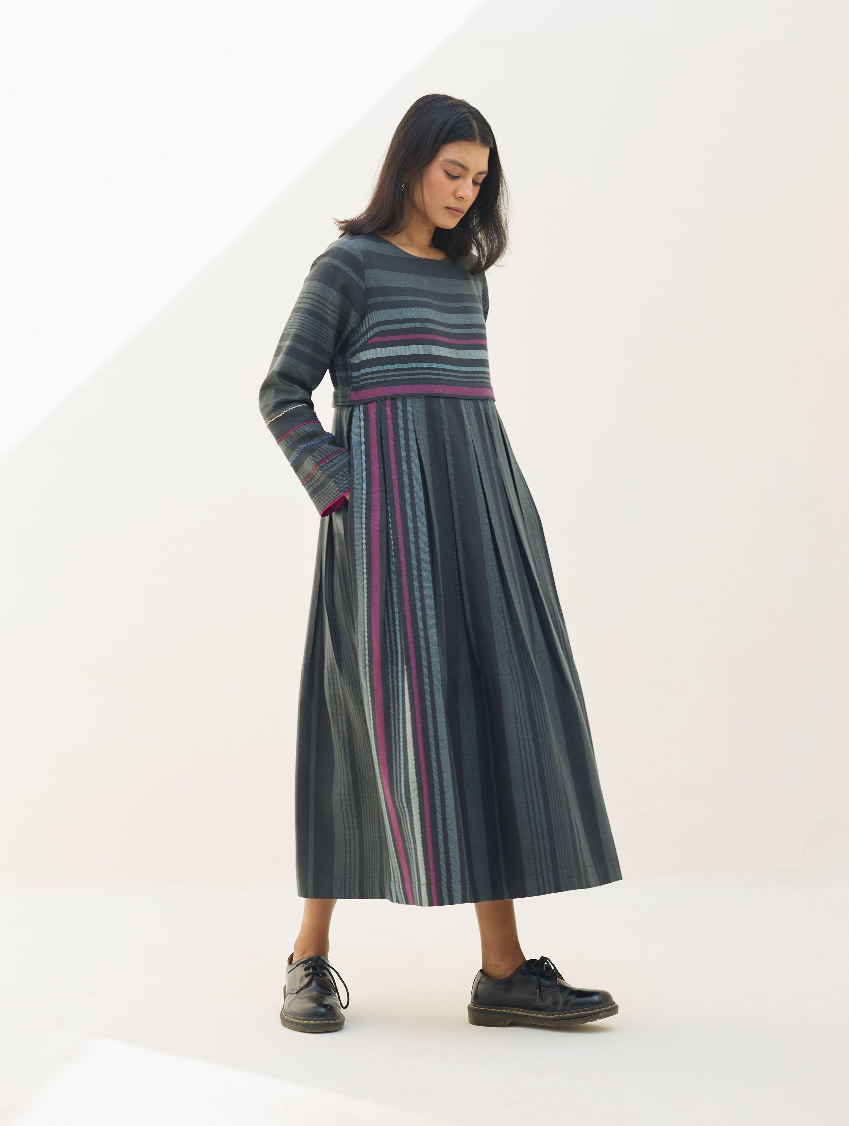 Shop Fiona Charcoal Merino Wool Pleated Dress – Manan