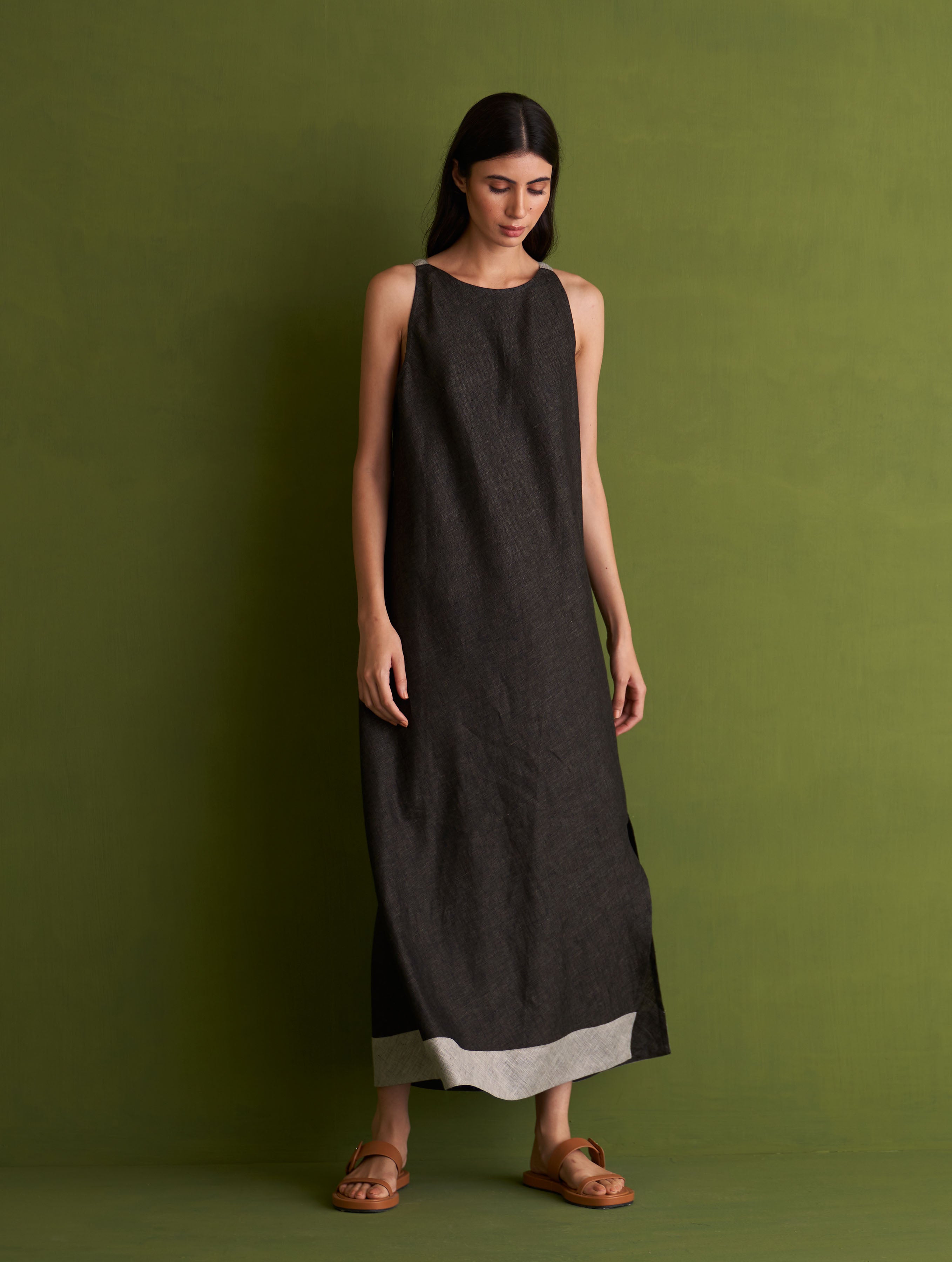 Niza Linen Dress - Charcoal – Manan
