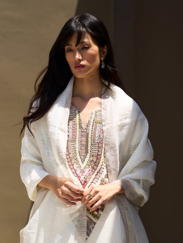 Manan Accessories: Hand-crafted Jewellery & Linen Dupattas