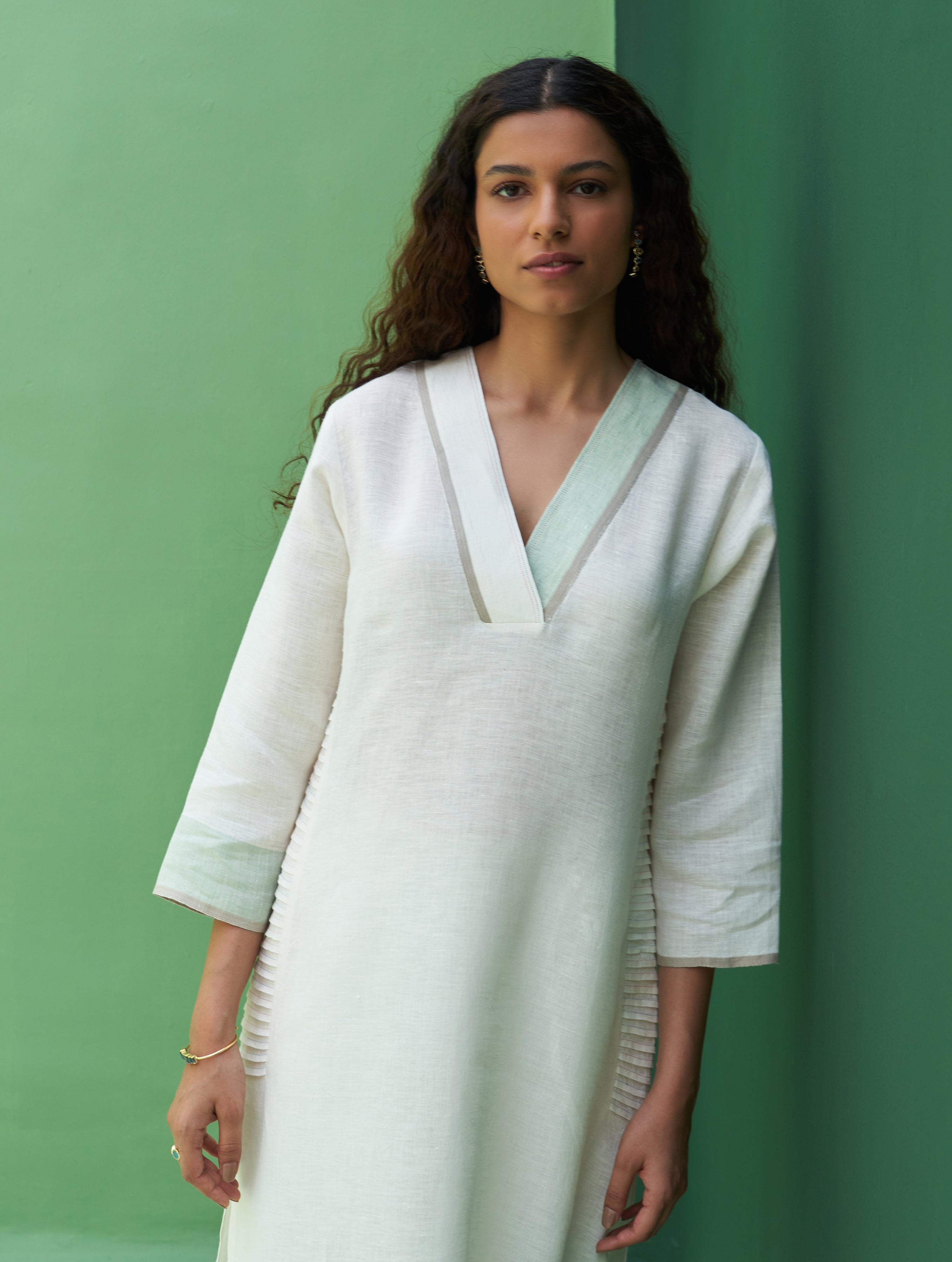 June Border Linen Pleated Kurta - Ivory – Manan